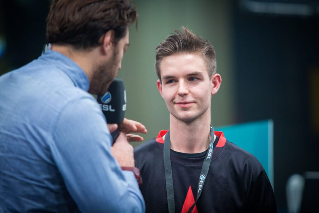 Profil Gracza CS:GO: Nicolai "dev1ce" Reedtz - ESPORT NOW